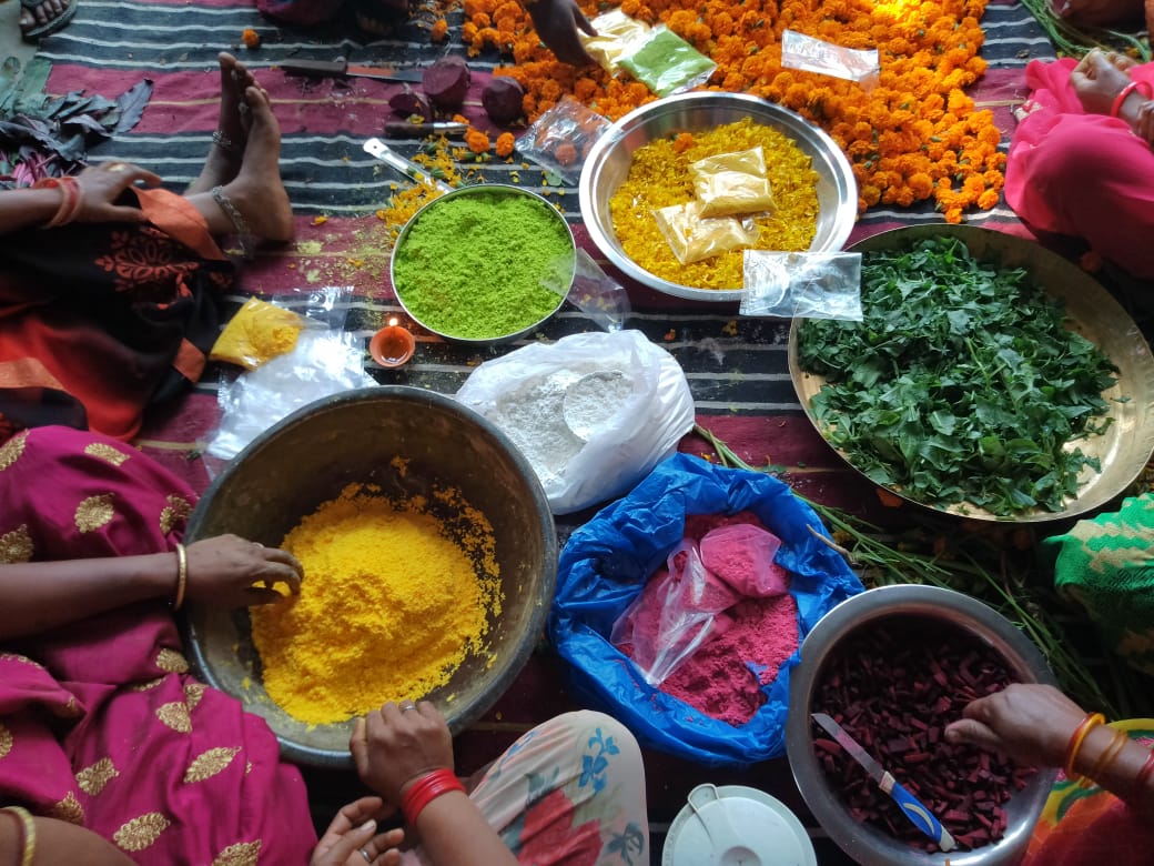 Gulal Made From Vegetables And Flowers By Sisters Of Kashi Spread ...