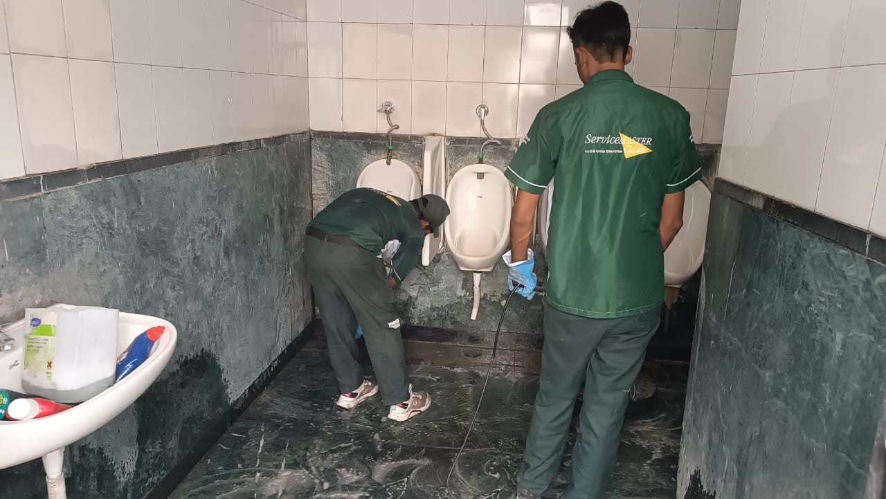 IGL Gets Up From Slumber : Stinking Toilet At CNG Station Gets Facelift ...