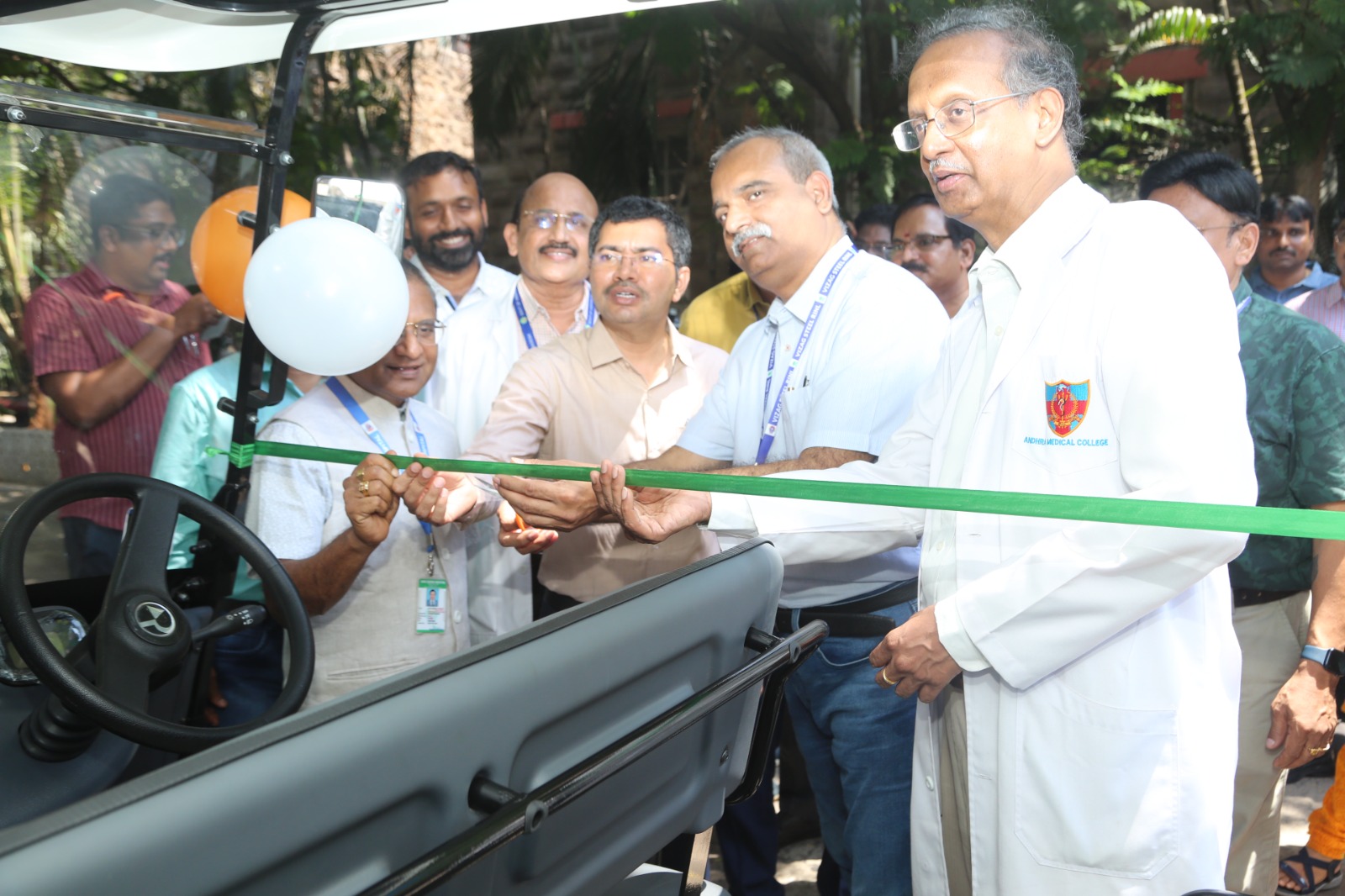 RINL Presents 5 Battery Operated Cars To Facilitate Patient’s Transport ...